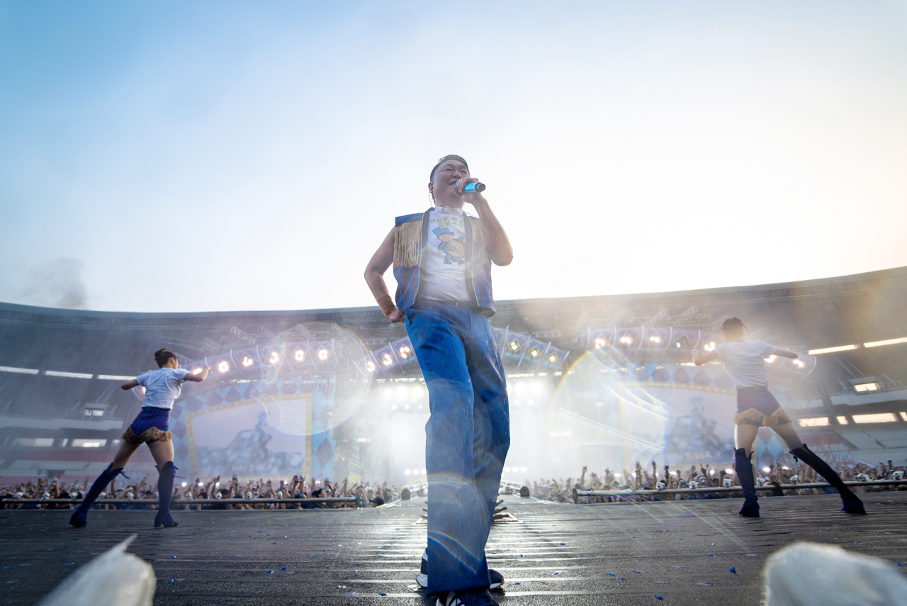 [Herald Review] Psy blows away sultry summer with ‘Summer Swag’ - The ...