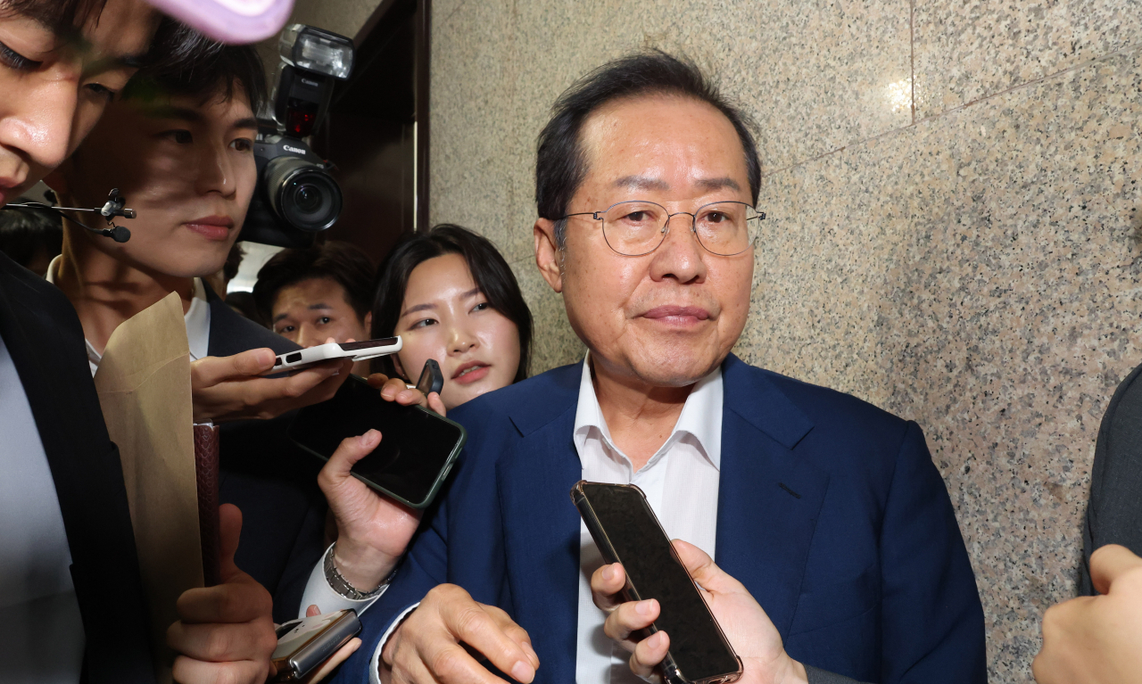 PPP investigates Daegu mayor Hong Joon-pyo's golf outing during ...