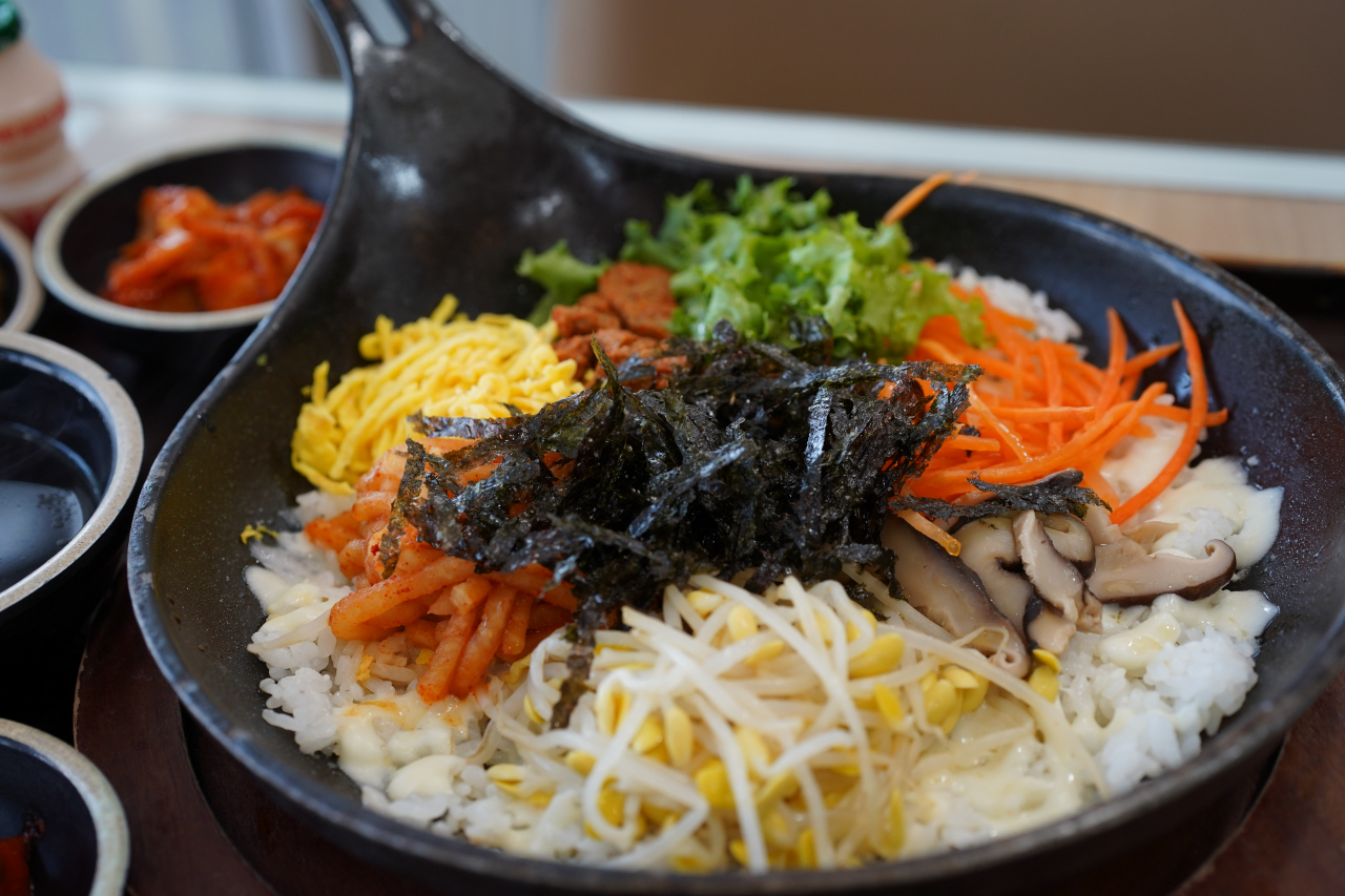 [By the Highway] Taste local specialties at Osu, Chungju rest stops ...