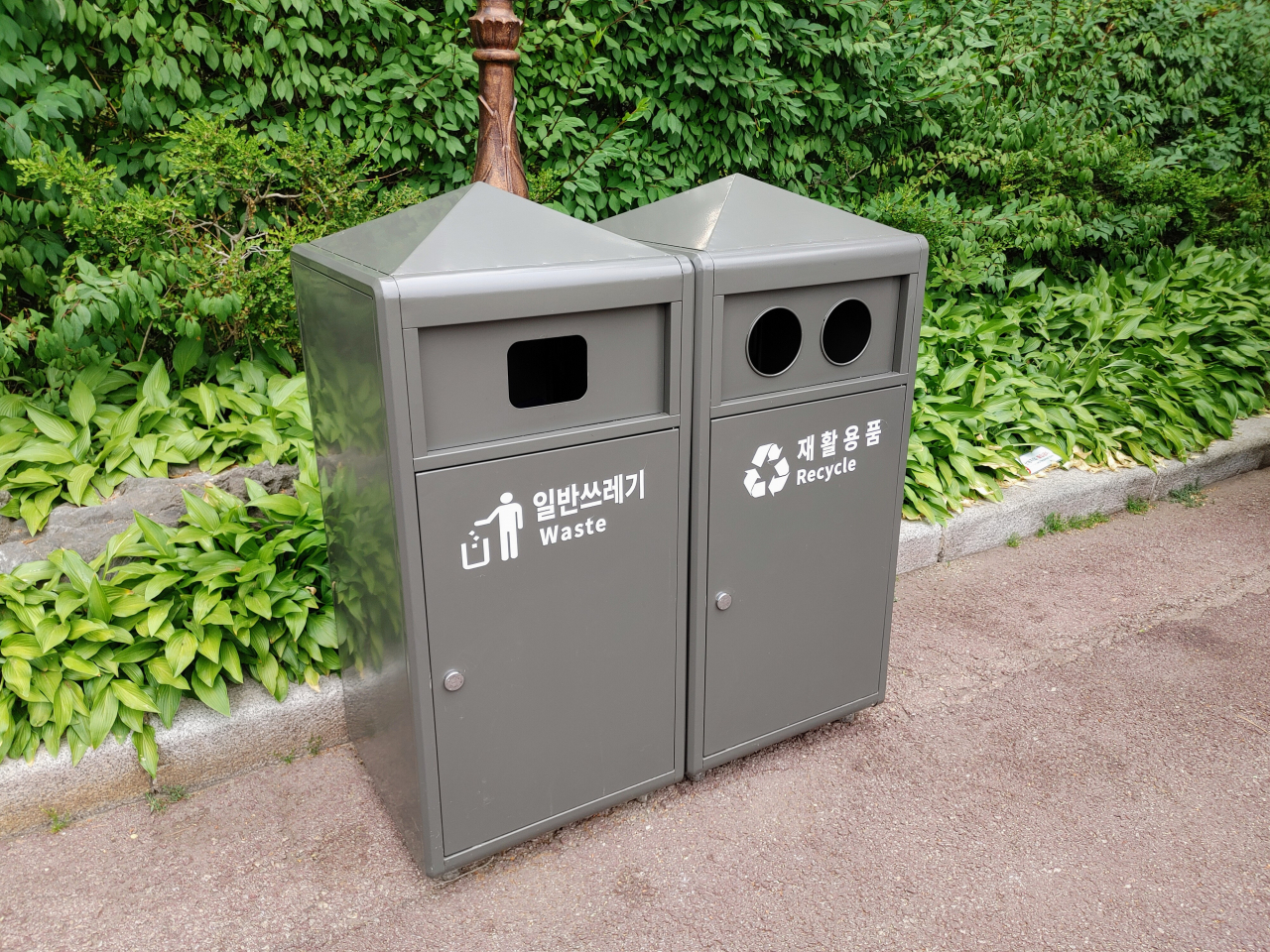 Seoul to add more public trash cans by 2025 - The Korea Herald