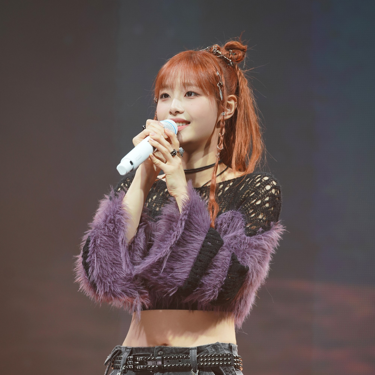 Chuu makes tearful solo debut with 'Howl' - The Korea Herald