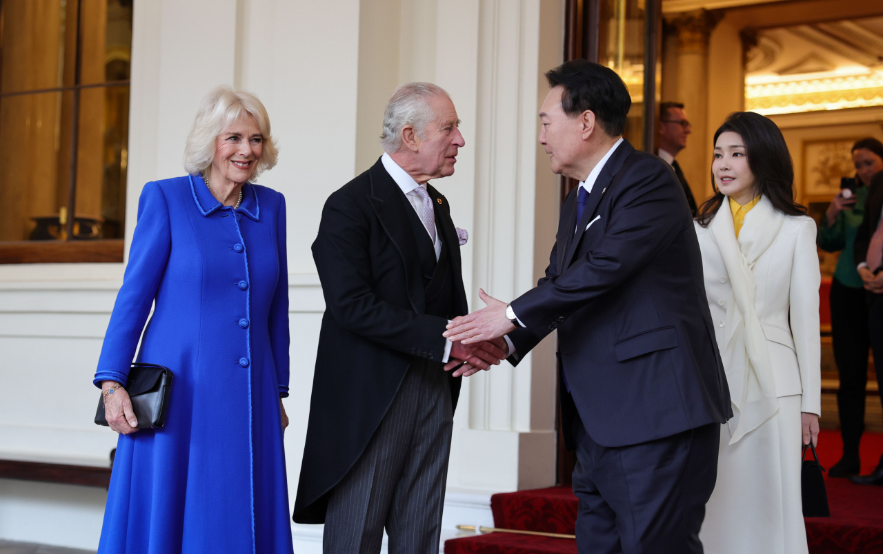 Yoon returns home from trip to Britain, France - The Korea Herald