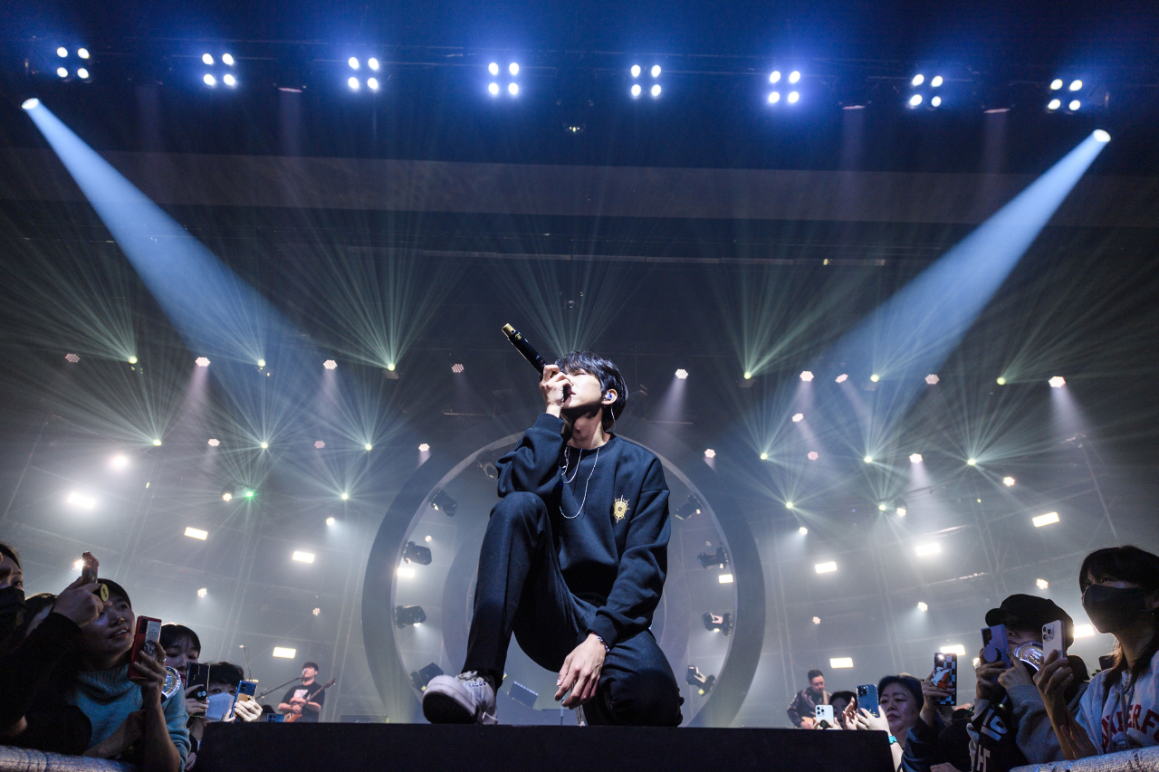 [Herald Review] Singer-songwriter Lee Seung-yoon rings in New Year with ...