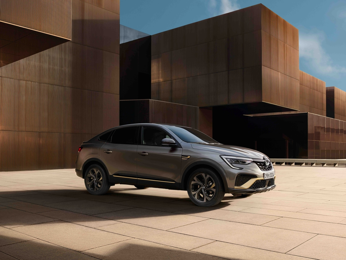 [KH Explains] Lukewarm EV sales offset by boom in hybrid cars - THE INVESTOR