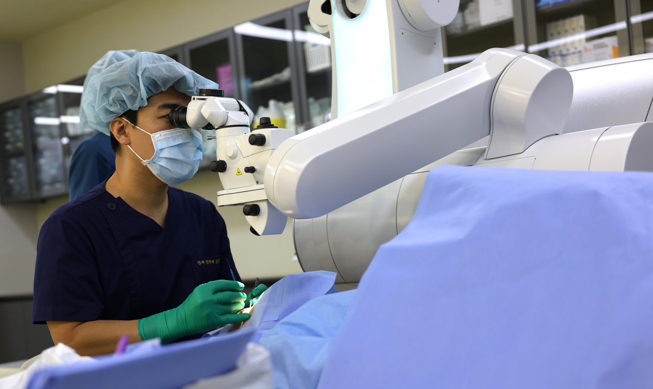 시력교정술 후 발견된 '각막질환', 약물치료로 회복가능 - 리얼푸드 REALFOODS