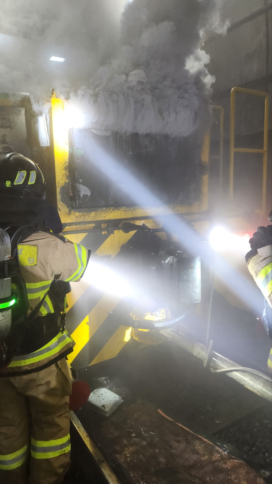 Seoul Subway Line No. 3 operating normally after train fire near Daechi ...