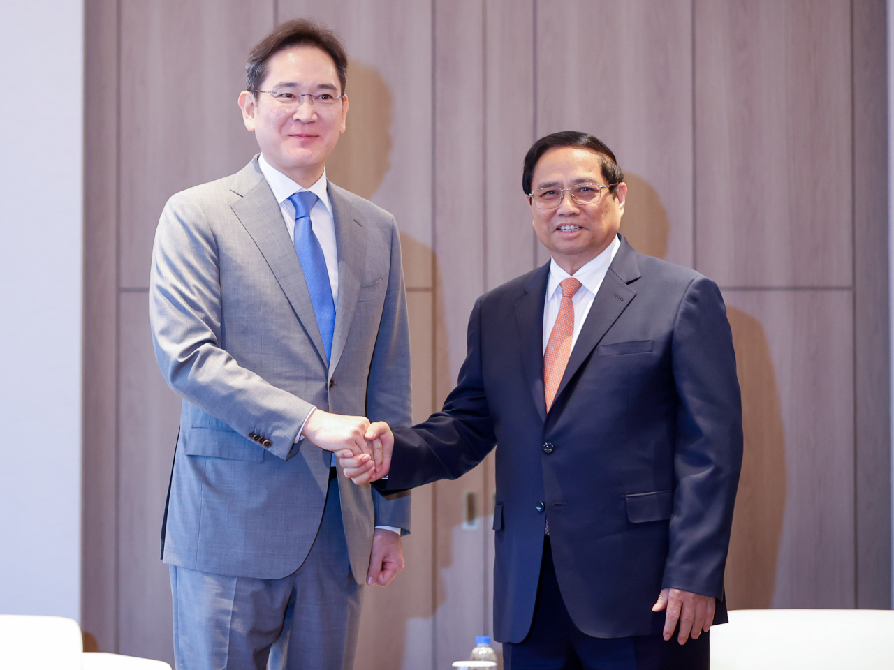 Samsung to boost display investments in Vietnam - THE INVESTOR