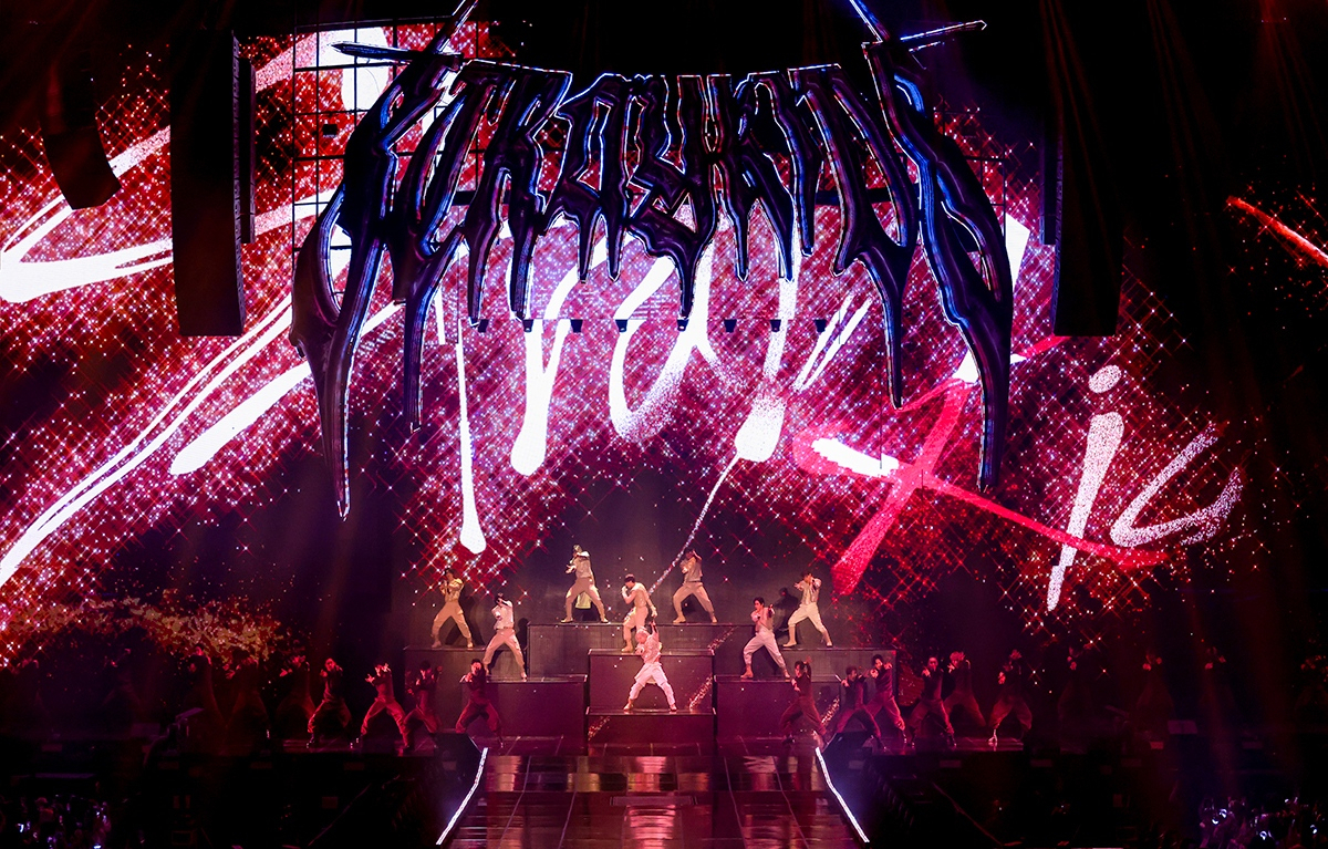 [Herald Review] Stray Kids open new chapter with world tour ‘dominATE’ heavy on drama - The ...