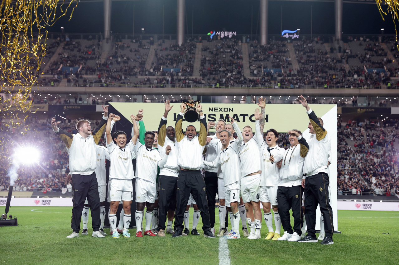 Soccer legends impress fans at 2024 Nexon Icons Match - The Korea Herald