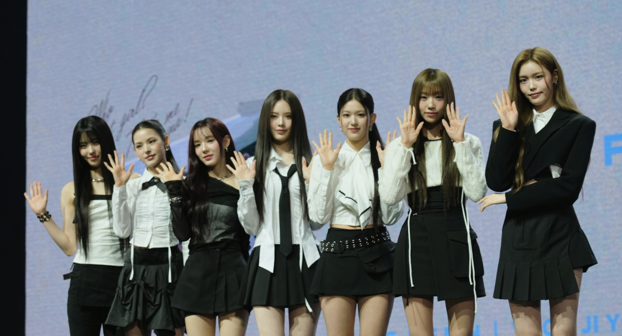 Girl group Izna debuts, full of confidence - The Korea Herald
