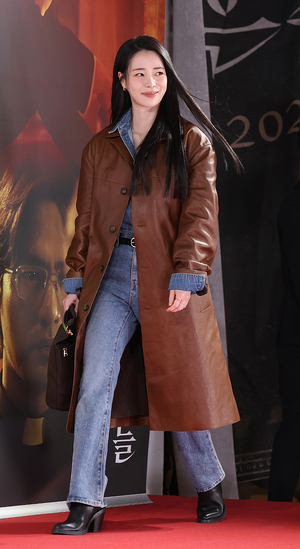 [포토]임지연, 긴생머리 휘날리며 - 헤럴드뮤즈 (Herald Muse)