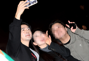 [포토]권상우, 히트맨과 함께 즐거운 추억 - 헤럴드뮤즈 (Herald Muse)