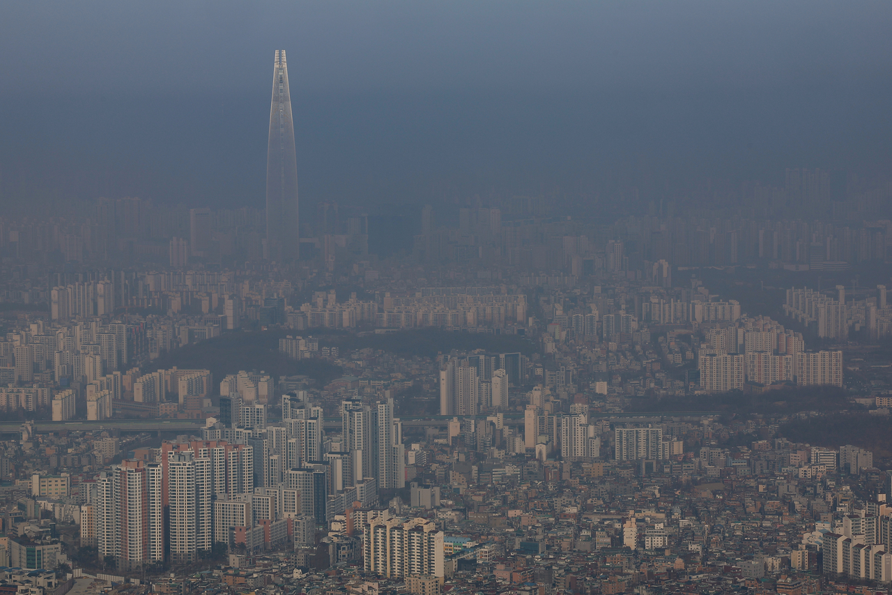 [Photo News] Seoul covered in fine dust - The Korea Herald