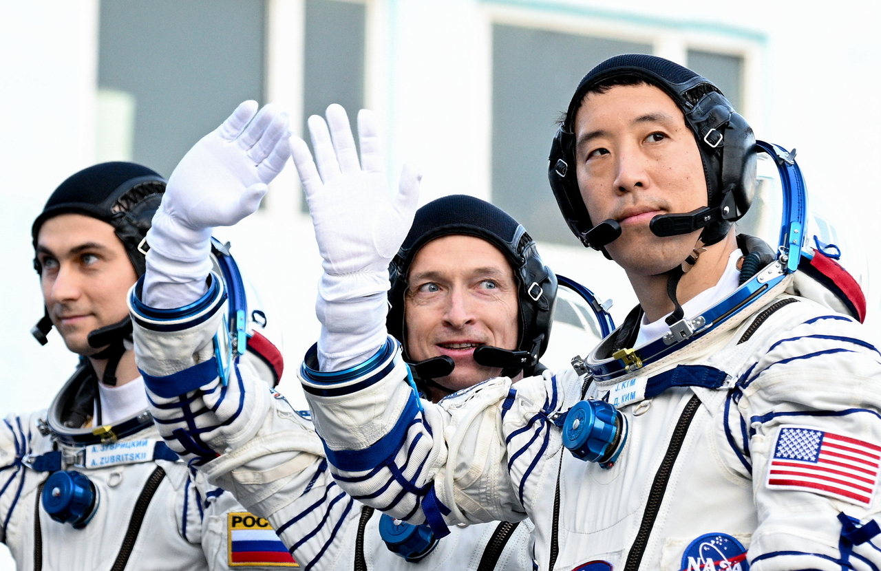 Korean American astronaut Jonny Kim begins first mission to space - The Korea Herald