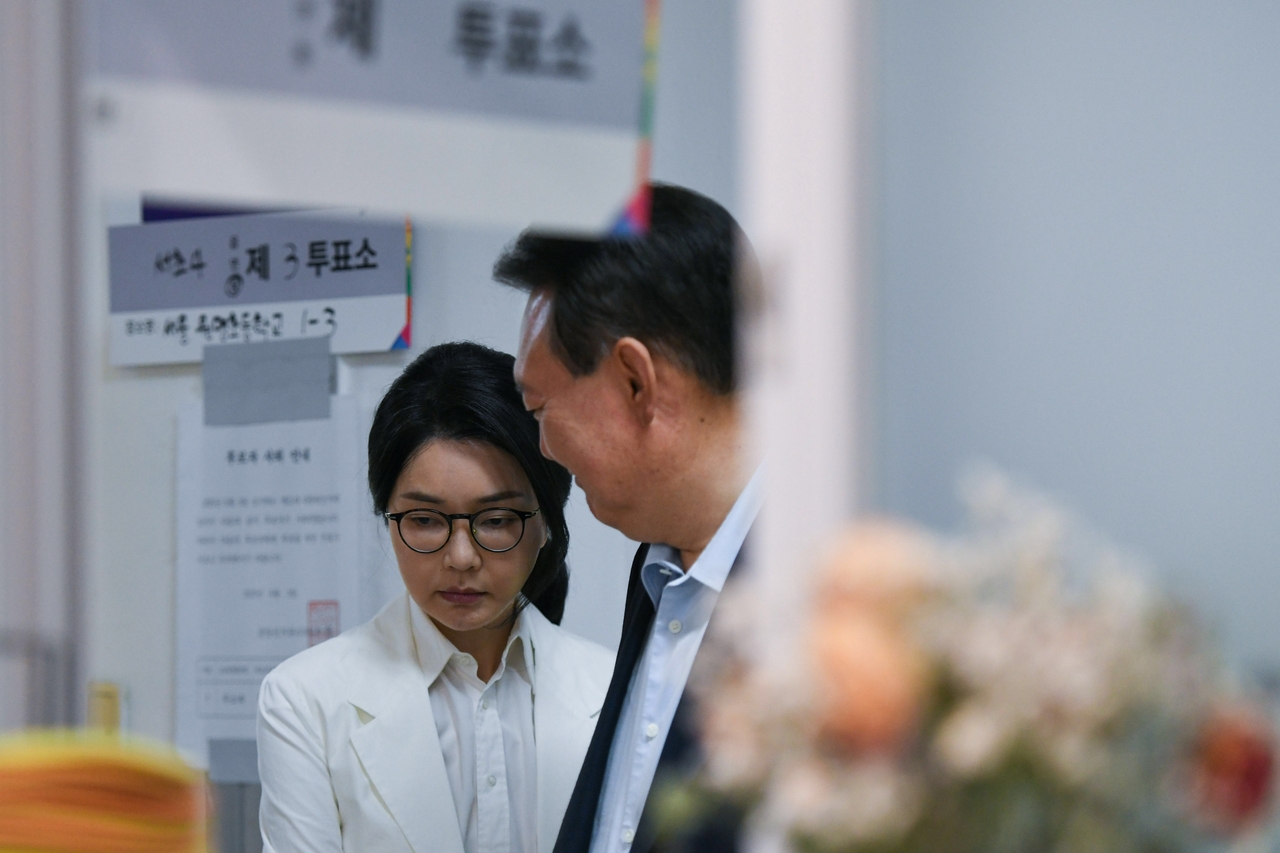 Yoon visits hospitalized wife daily, aide says - The Korea Herald