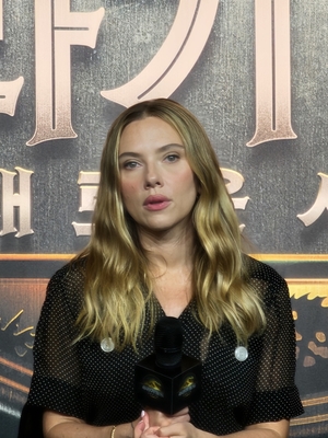 ‘쥬라기 월드’ 스칼렛 요한슨 “어릴 때부터 시리즈 팬..꿈 현실 돼 행복” - 헤럴드뮤즈 (Herald Muse)