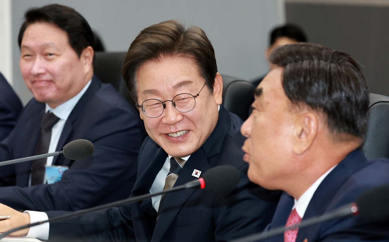 Lee pledges strong backing for AI industry - The Korea Herald