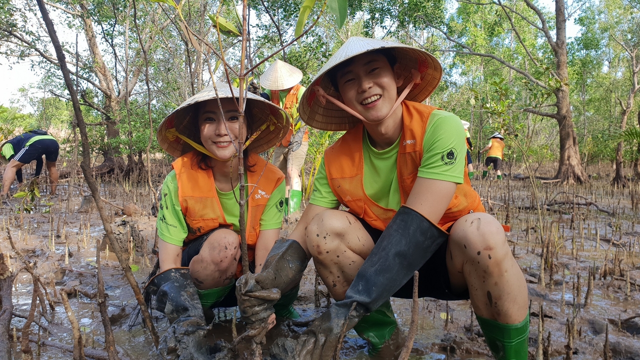 SK Innovation expands mangrove forest project in Vietnam - The Korea Herald