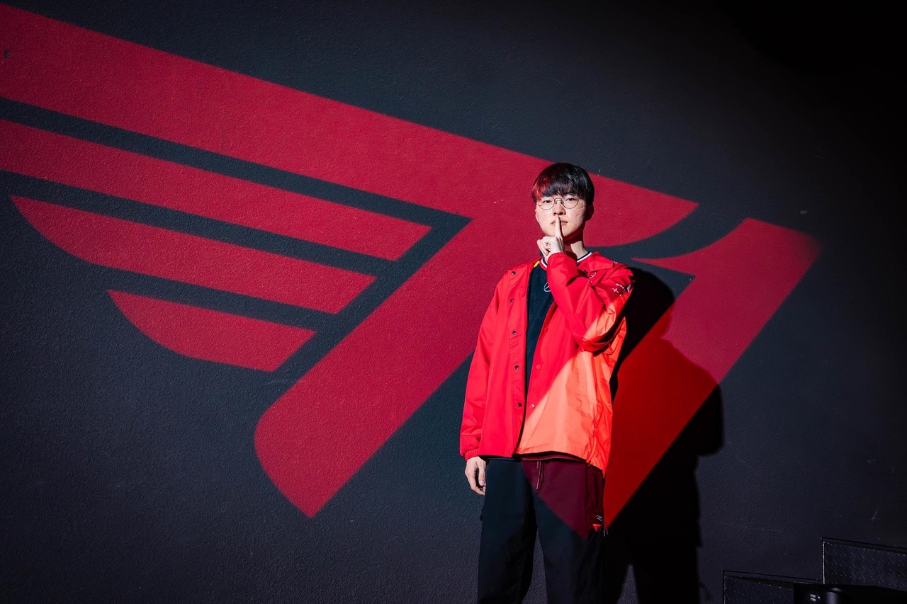 Faker to stay with T1 through 2029 - The Korea Herald