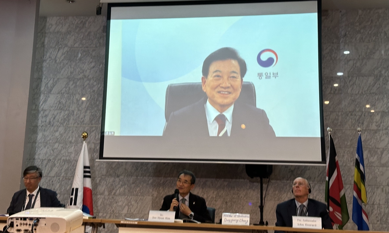 Unification minister says ending rupture in inter-Korean ties is govt's ...