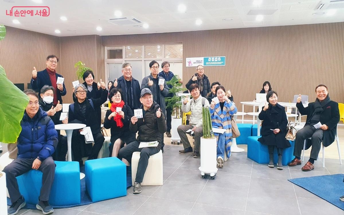 Out of main jobs by age 53, most older Koreans hope to work ― somewhere ...