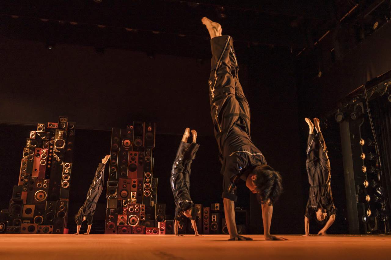 ‘Five Vibe’ dances on overdrive with tradition, EDM and sweat-soaked ...
