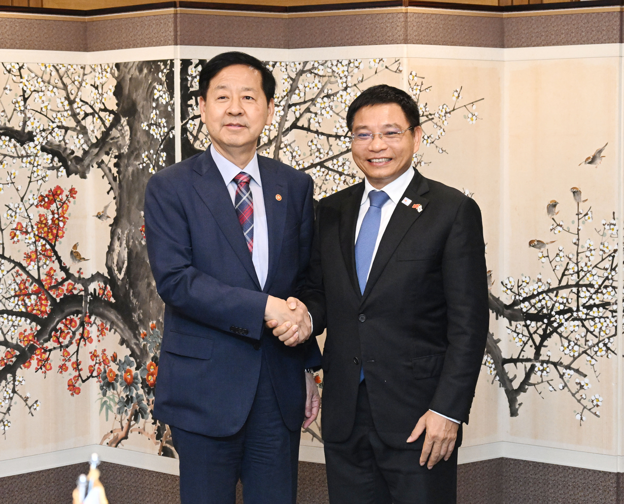 Finance chiefs of S. Korea, Vietnam reaffirm enhancing economic ...