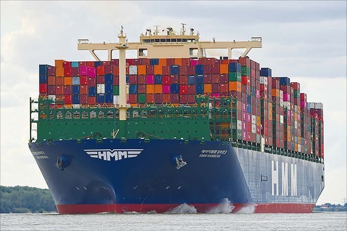 HMM shares soar on W2tr share buyback plan - The Korea Herald