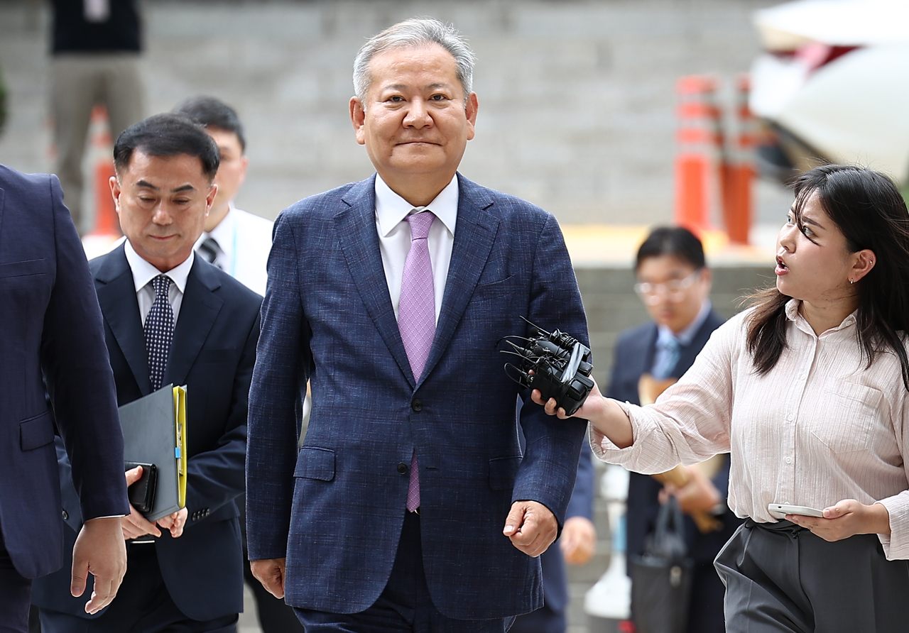 Former Interior Minister Lee Sang-min indicted over alleged role in ...