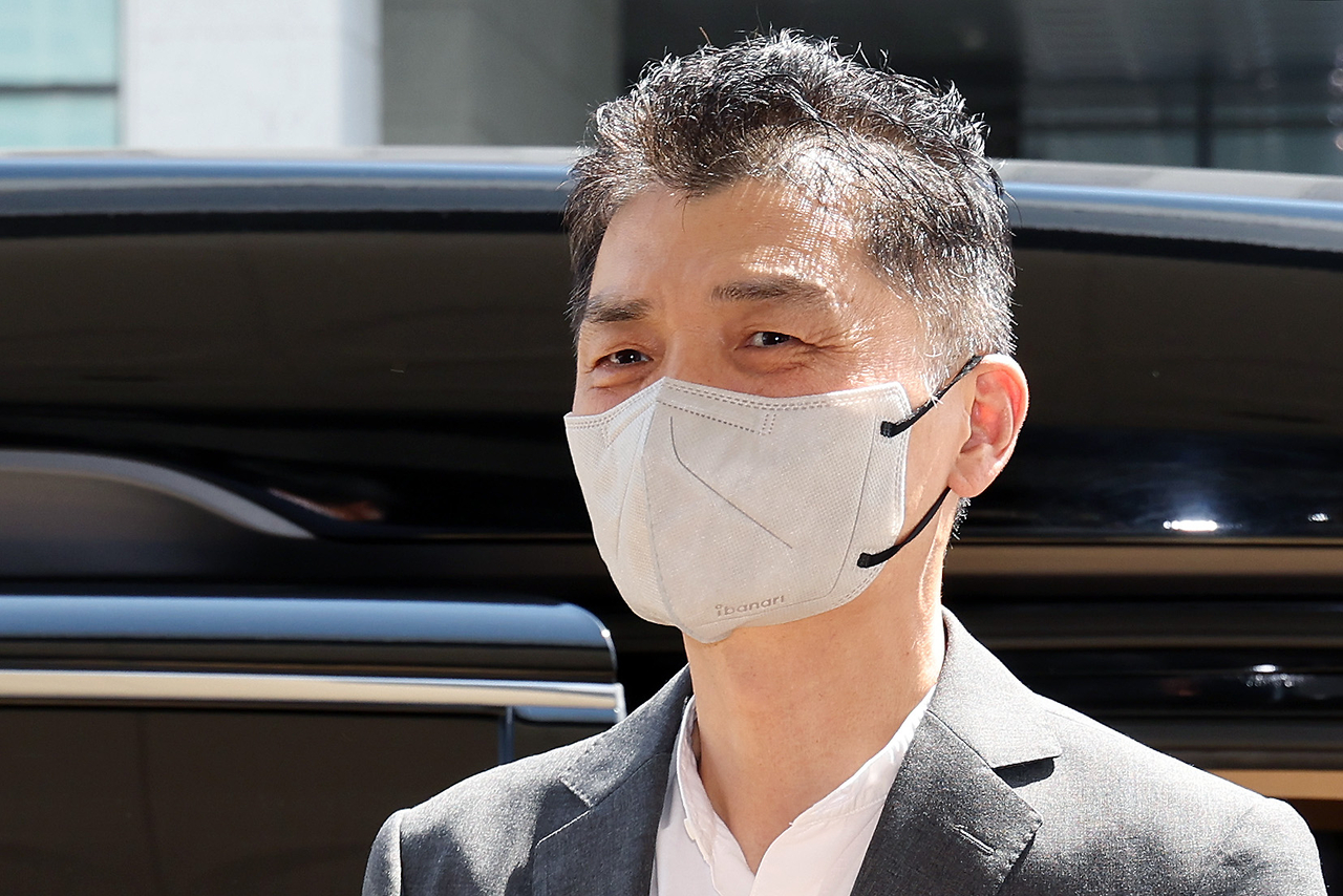 Kakao’s bank stake at risk as legal pressures mount - The Korea Herald
