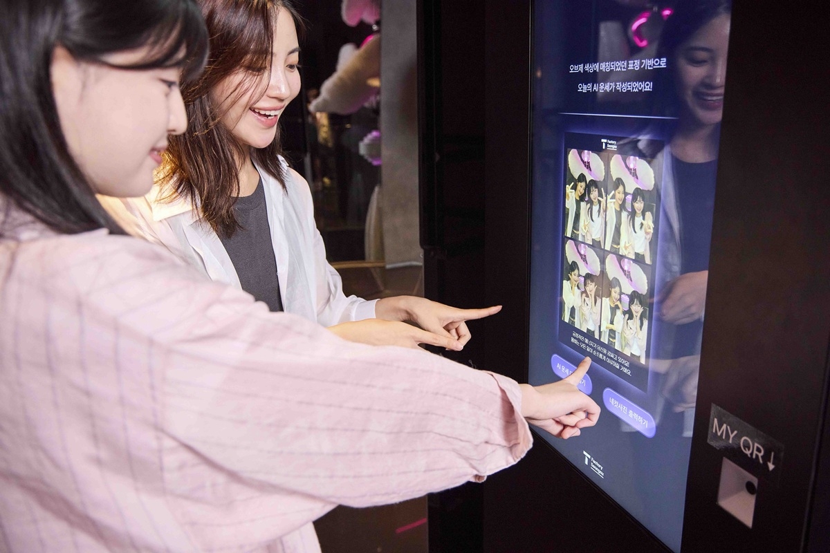 From AI tarot to K-pop trainee role-play, SKT’s new Seongsu hub courts Gen Z - The Korea Herald