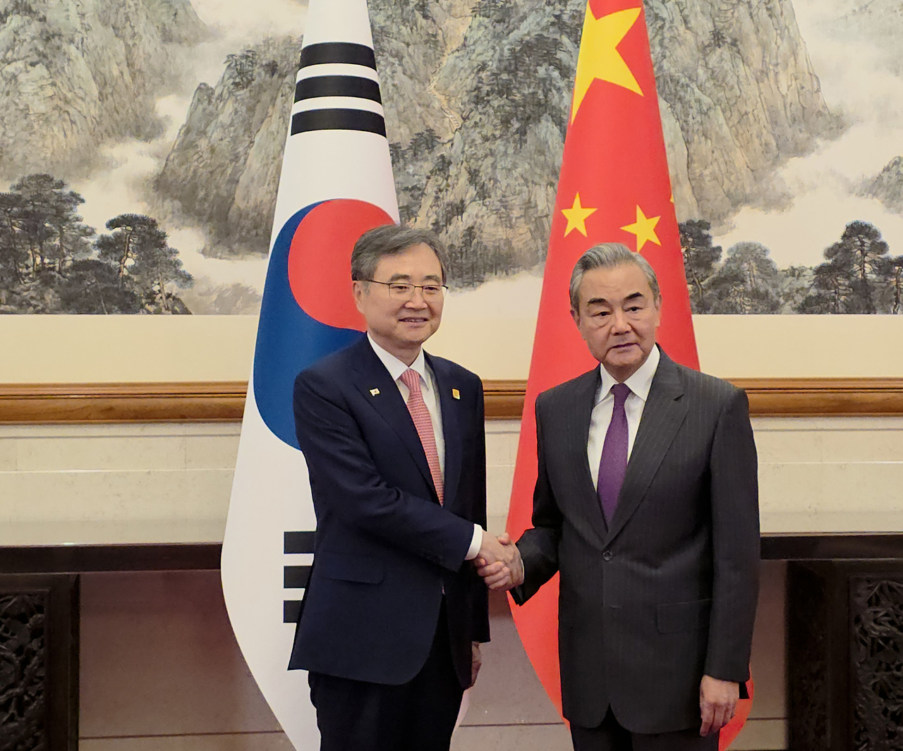 FM Cho hopes Xi's likely visit to APEC summit to boost ties with China ...