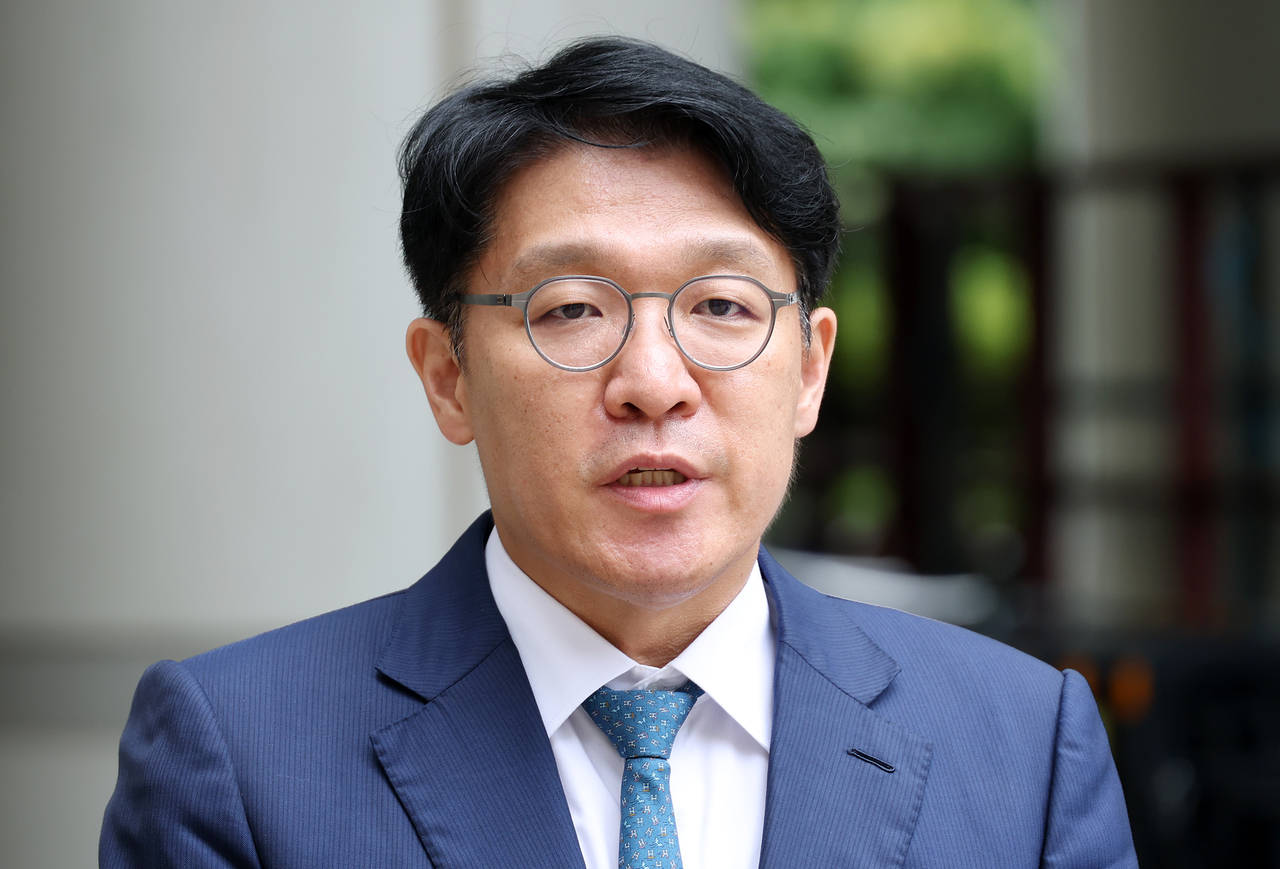 Ex-prosecutor linked to ex-first lady arrested over alleged bribery - The Korea Herald