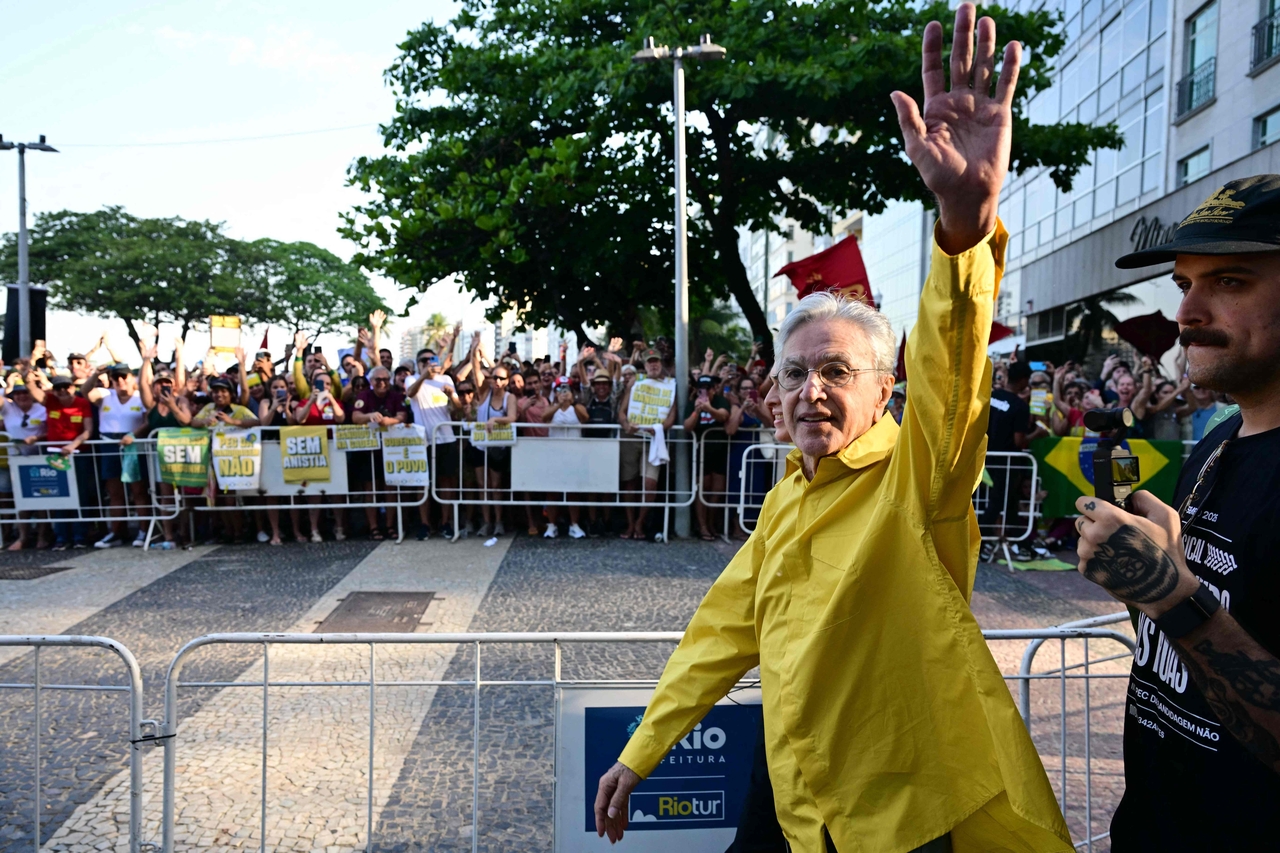 Brazilians protest against a bill that could lead to a pardon for ...