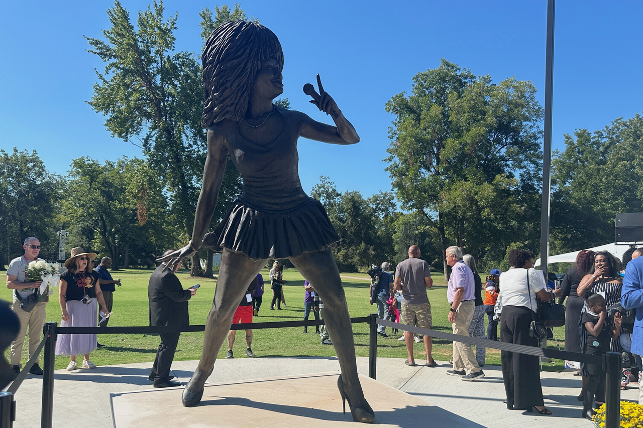 Statue of rock n' roll queen Tina Turner unveiled in Tennessee ...