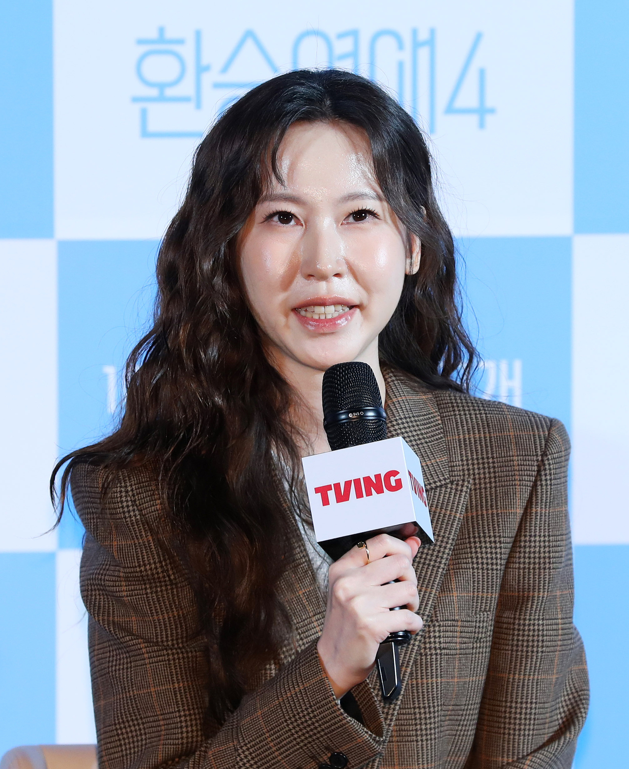 Meeting your ex, watching them fall for someone else -- 'Transit Love ...