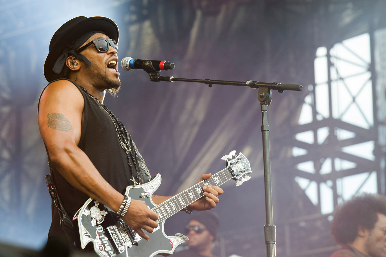 D'Angelo, Grammy-winning R&B singer who became an icon with 'Untitled ...