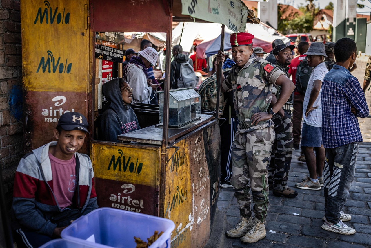 Madagascar vows to install colonel as president after takeover - The ...