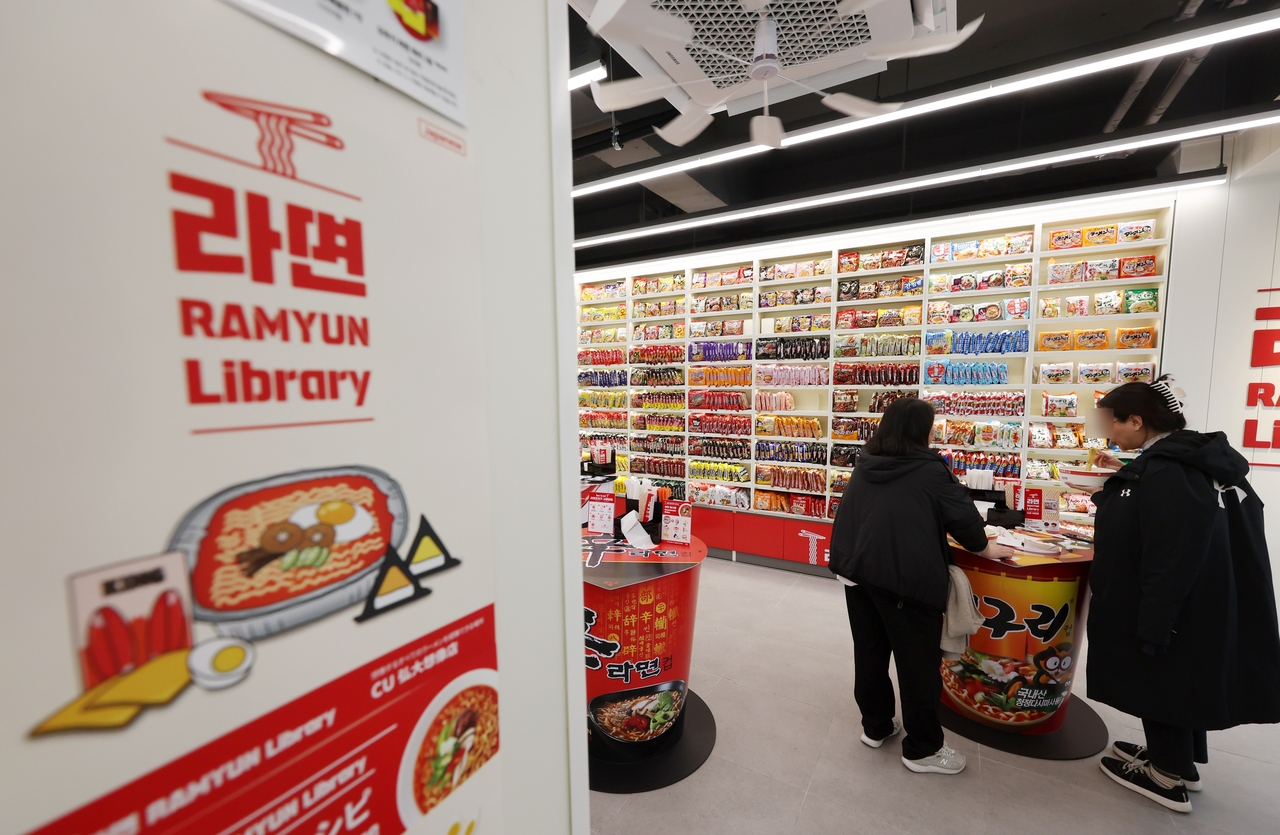 Tourists in Korea are skipping iconic dishes to eat what locals eat ...