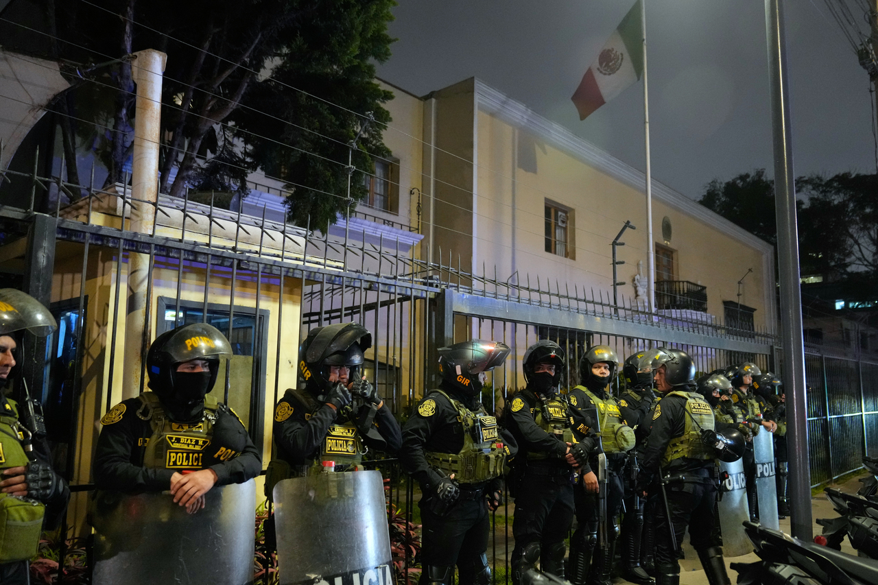 Peru breaks diplomatic relations with Mexico over asylum claim of ...