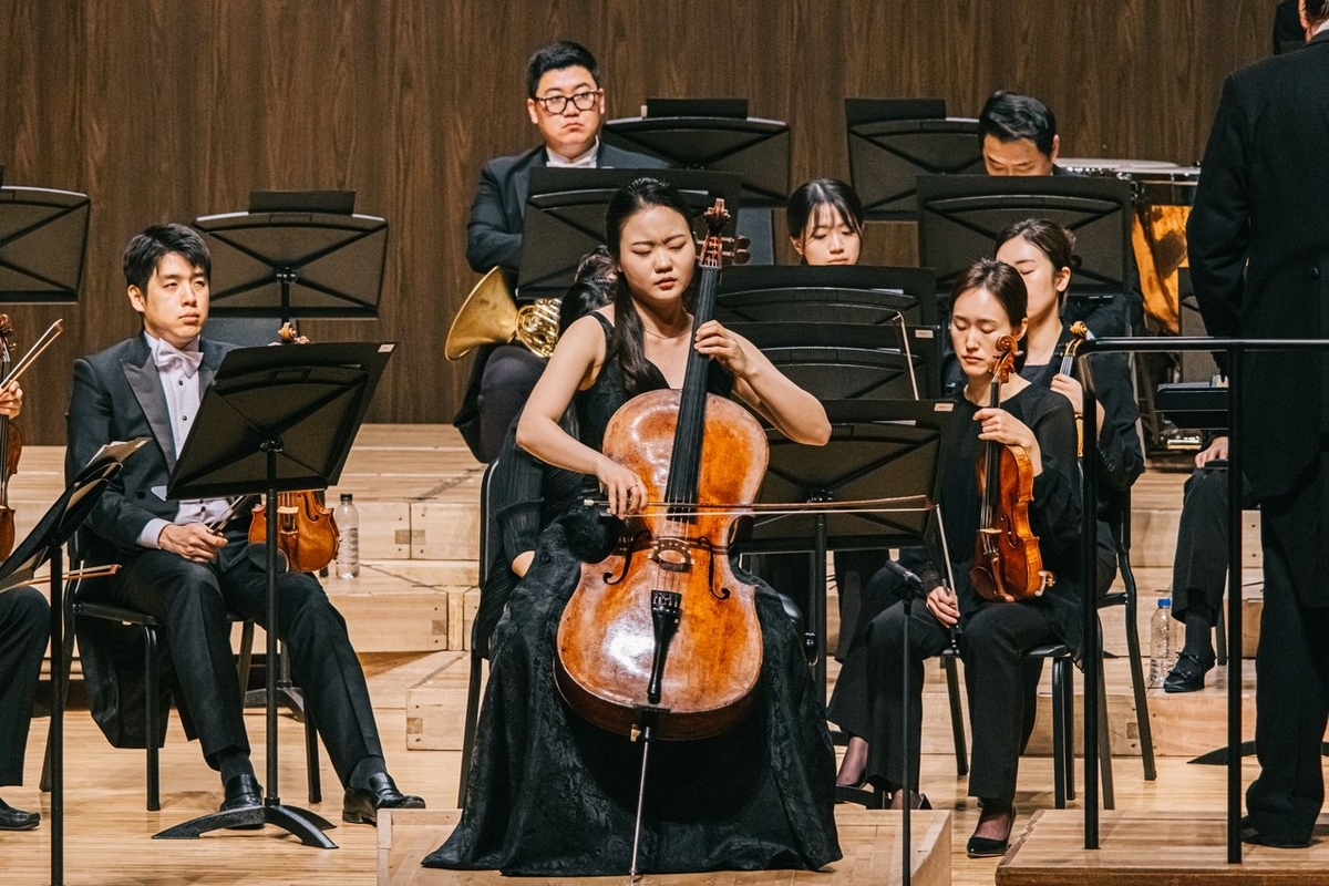 Cellist Lee You-bien wins top prize at 2025 Isangyun Competition - The ...