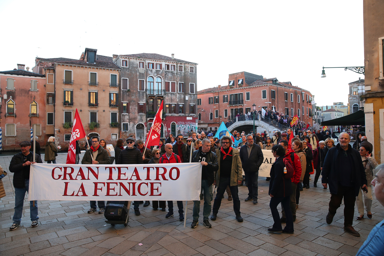 Musicians march through Venice after La Fenice names music director ...