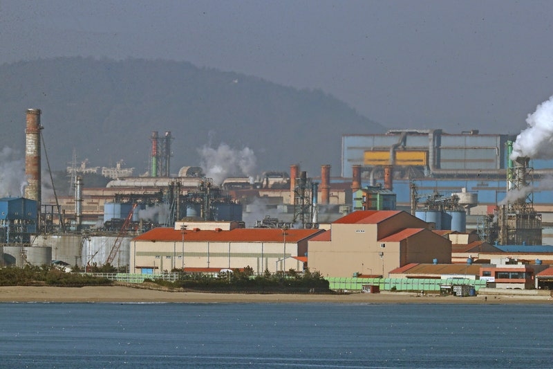 3 faint from gas inhalation at Posco's Pohang steel mill - The Korea Herald