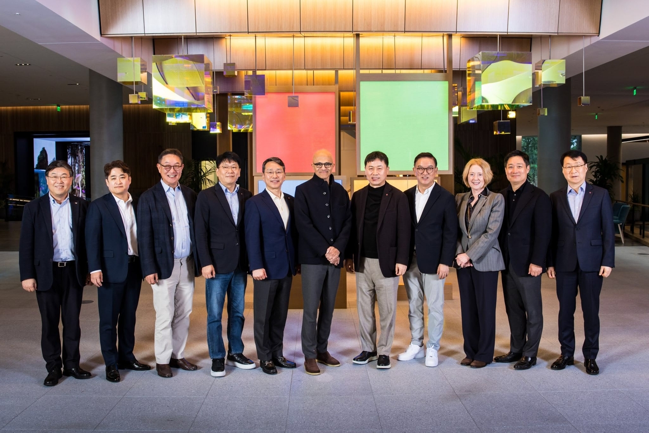 LG, LS pitch all-in-one AI data center infrastructure to Microsoft ...