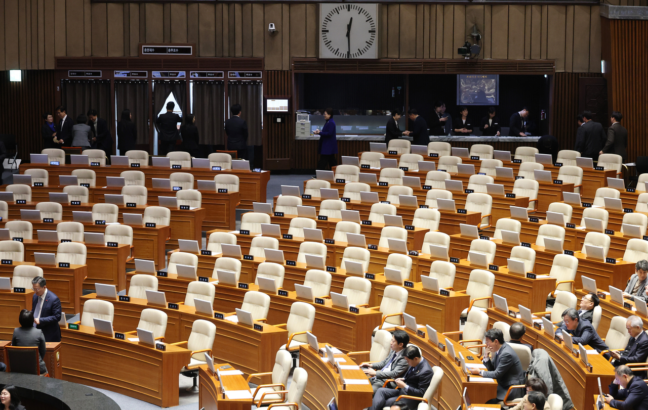 Ruling party pushes through another controversial bill - The Korea Herald