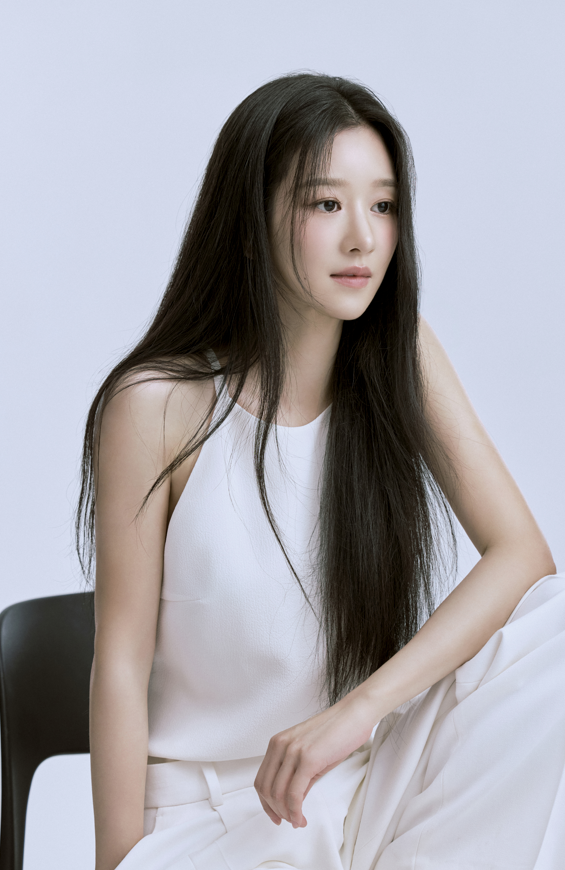 Seo Yea-ji to make theater debut as tragic soprano - The Korea Herald