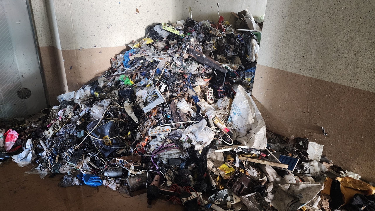 Vietnam War veteran found dead in fire at trash-filled home - The Korea ...