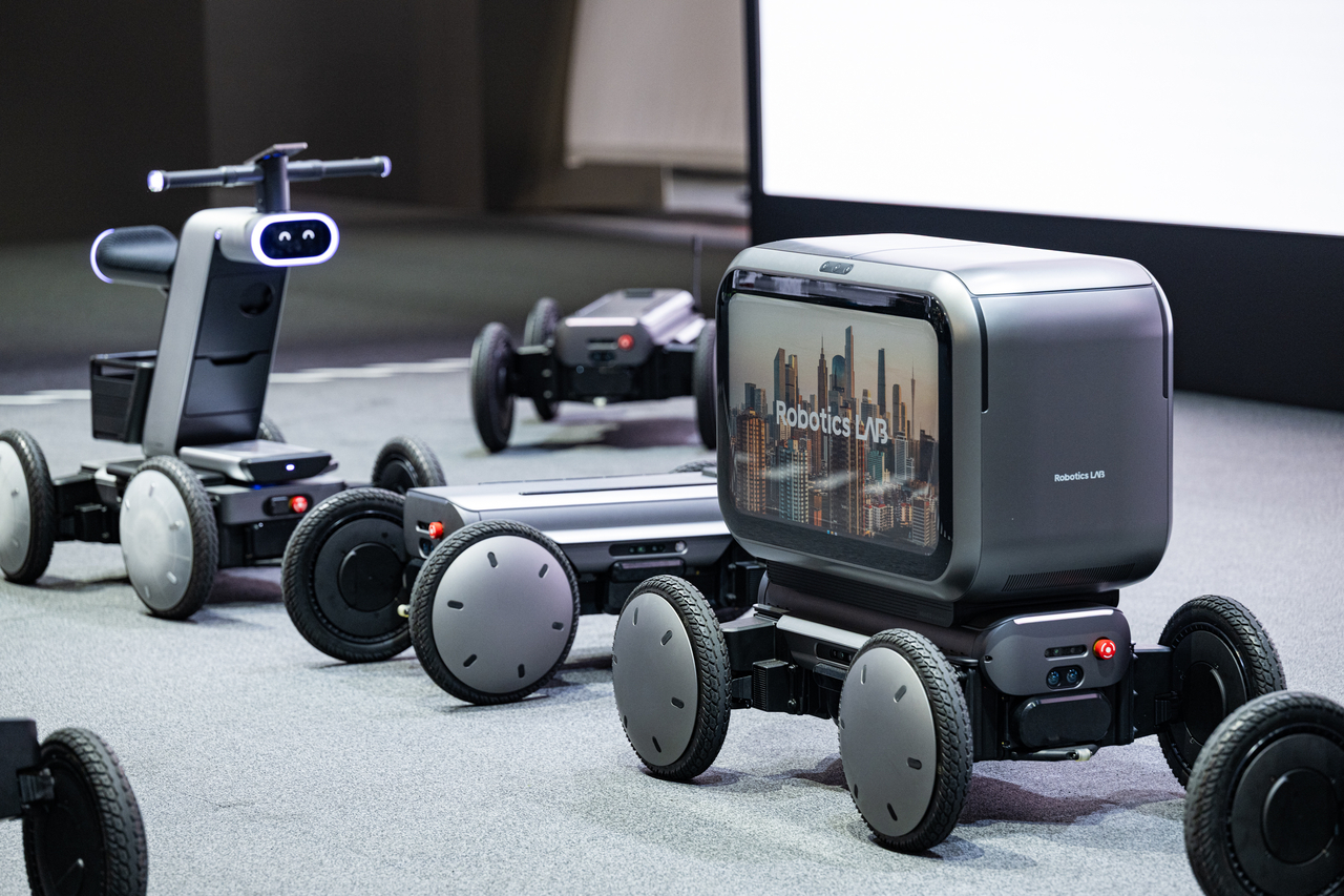 More than a demo: Hyundai robots clock in at CES - The Korea Herald