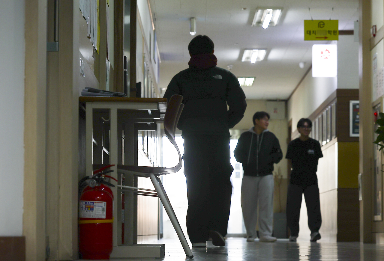 Half of students sleep under 6 hours a night: study - The Korea Herald