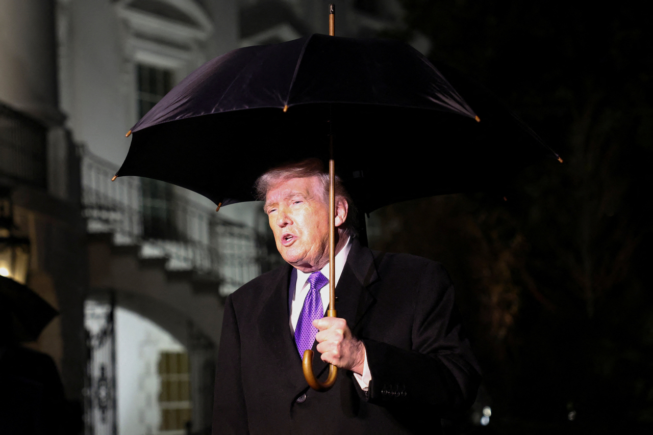 US Supreme Court holds off on ruling on legality of Trump's 'reciprocal ...